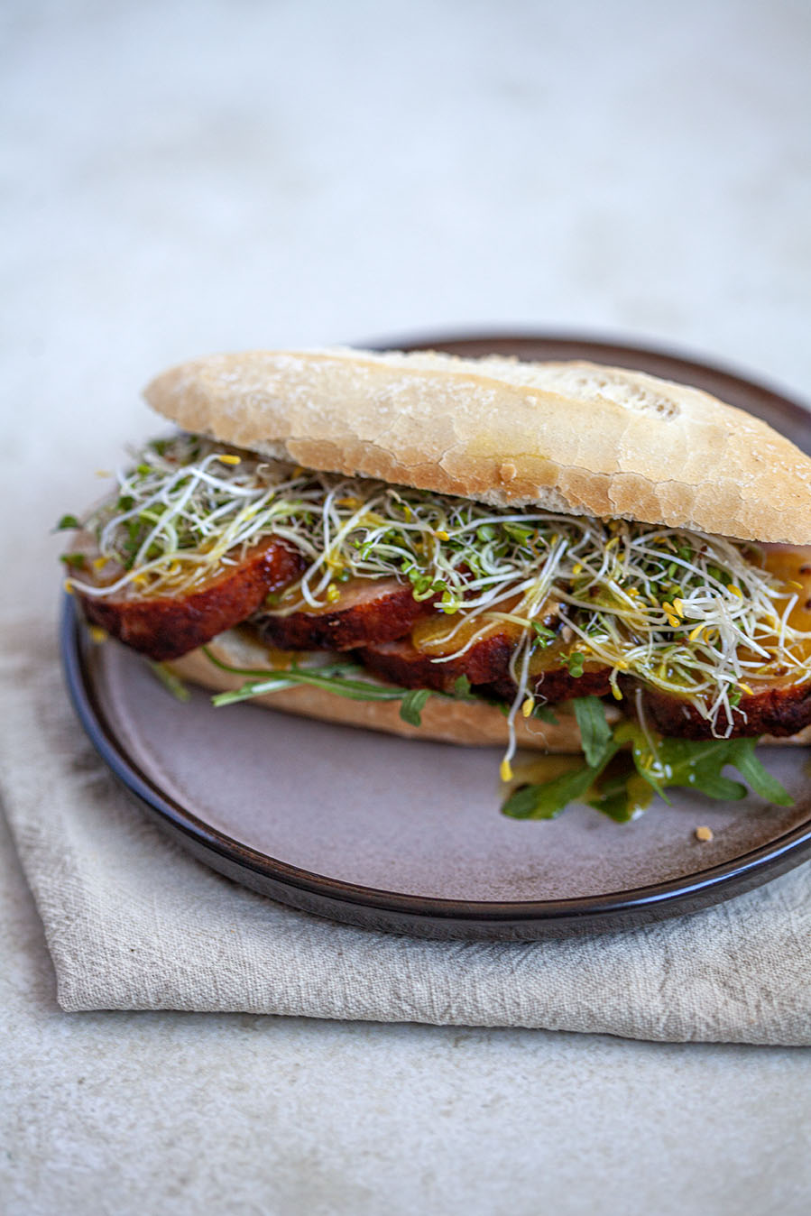 Broodje warme grillworst. – Eten met Danielle